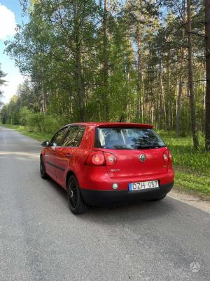 Red Volkswagen Golf 2008 in Vilnius, with an engine capacity of 1.90 L and mileage of 235 thousand km for 1450 €, photo 6 on AUTOMOTO.COM.LV