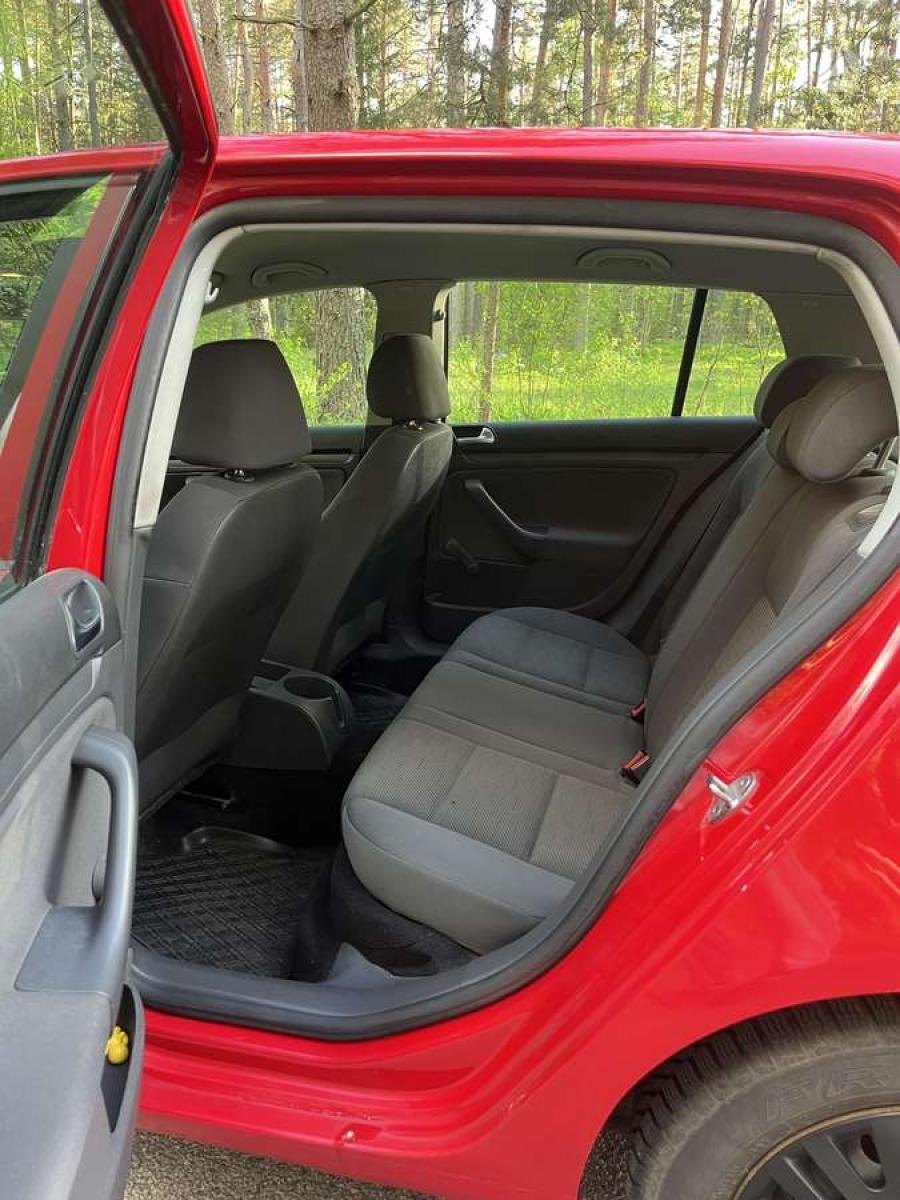 Red Volkswagen Golf 2008 in Vilnius, with an engine capacity of 1.90 L and mileage of 235 thousand km for 1450 €, photo 15 on AUTOMOTO.COM.LV