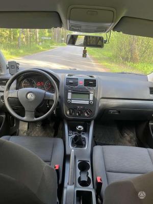 Red Volkswagen Golf 2008 in Vilnius, with an engine capacity of 1.90 L and mileage of 235 thousand km for 1450 €, photo 20 on AUTOMOTO.COM.LV