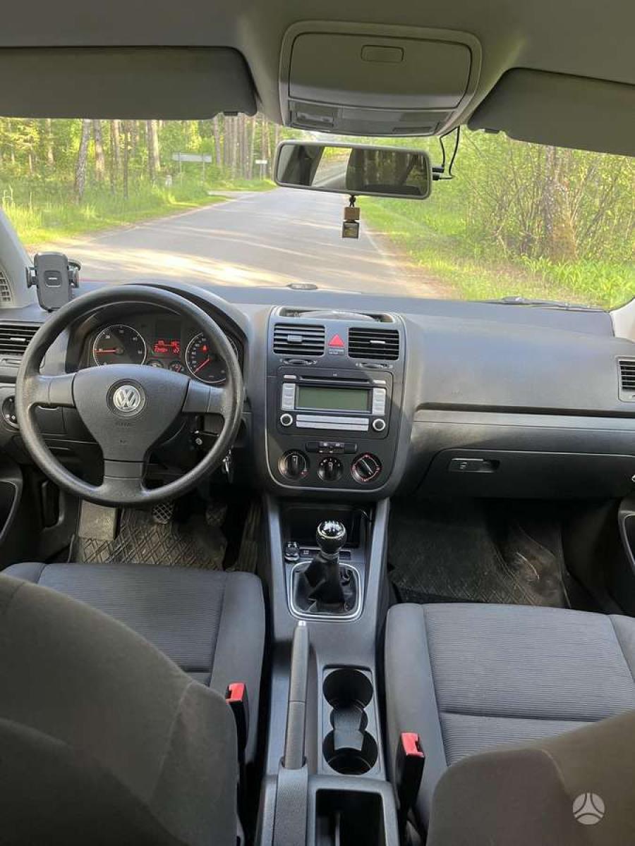 Red Volkswagen Golf 2008 in Vilnius, with an engine capacity of 1.90 L and mileage of 235 thousand km for 1450 €, photo 20 on AUTOMOTO.COM.LV