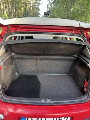 Red Volkswagen Golf 2008 in Vilnius, with an engine capacity of 1.90 L and mileage of 235 thousand km for 1450 €, photo 21 on AUTOMOTO.COM.LV