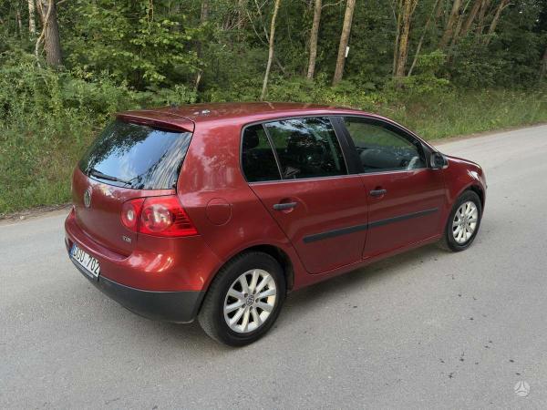 Sarkans Volkswagen Golf 2008 Viļņa, ar dzinēja tilpumu 1.90 L un nobraukumu 448 tūkst. km par 1400 €, foto 4 vietnē AUTOMOTO.COM.LV