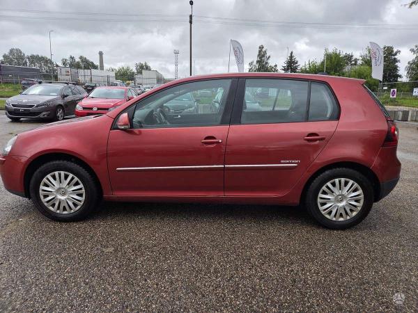 Red Volkswagen Golf 2008 in Marijampole, with an engine capacity of 1.60 L and mileage of 187 thousand km for 2550 €, photo 7 on AUTOMOTO.COM.LV