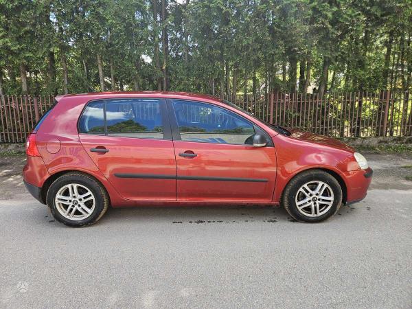 Sarkans Volkswagen Golf 2008 Prienai, ar dzinēja tilpumu 1.90 L un nobraukumu 396 tūkst. km par 1000 €, foto 10 vietnē AUTOMOTO.COM.LV