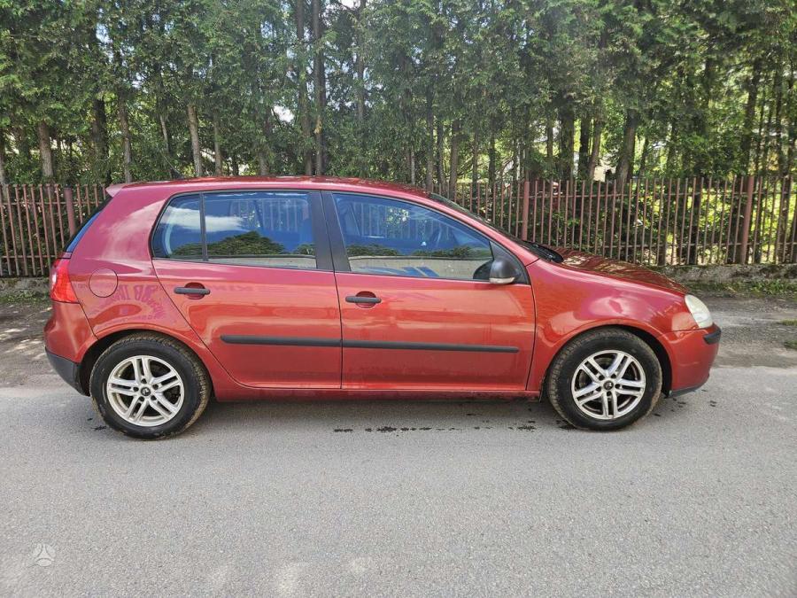 Sarkans Volkswagen Golf 2008 Prienai, ar dzinēja tilpumu 1.90 L un nobraukumu 396 tūkst. km par 1000 €, foto 11 vietnē AUTOMOTO.COM.LV