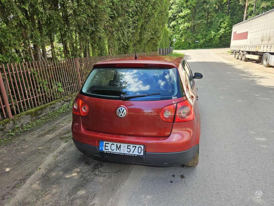 Sarkans Volkswagen Golf 2008 Prienai, ar dzinēja tilpumu 1.90 L un nobraukumu 396 tūkst. km par 1000 €, foto 14 vietnē AUTOMOTO.COM.LV