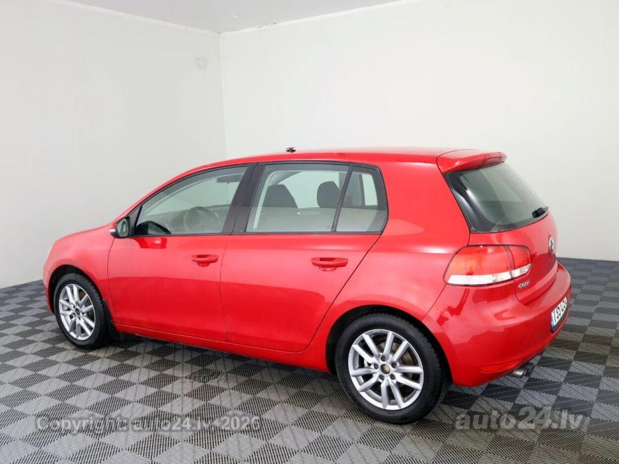 Sarkans Volkswagen Golf 2009 Tallina, ar dzinēja tilpumu 1.40 L un nobraukumu 309 tūkst. km par 1799 €, foto 4 vietnē AUTOMOTO.COM.LV