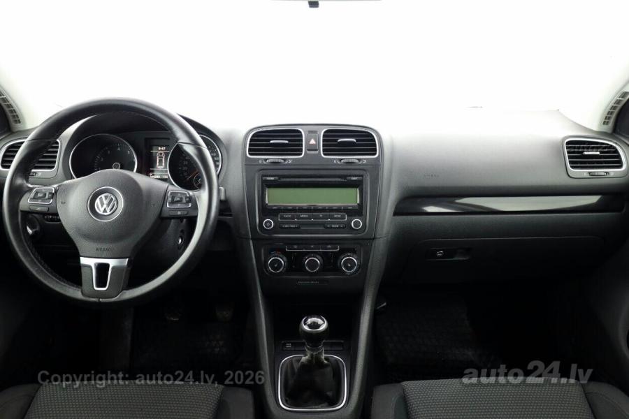 Sarkans Volkswagen Golf 2009 Tallina, ar dzinēja tilpumu 1.40 L un nobraukumu 309 tūkst. km par 1799 €, foto 5 vietnē AUTOMOTO.COM.LV