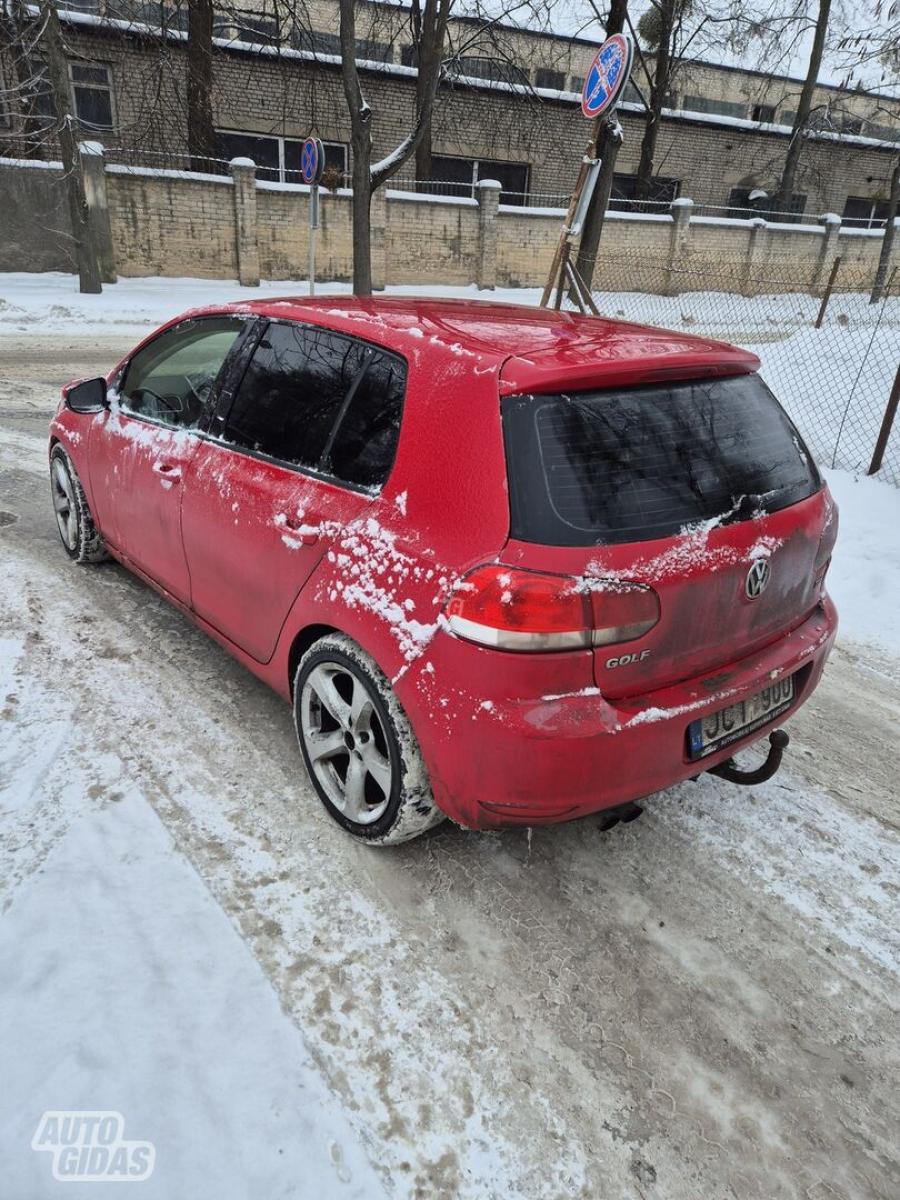 Sarkans Volkswagen Golf 2009 Kauņa, ar dzinēja tilpumu 2.00 L un nobraukumu 485 tūkst. km par 2250 €, foto 2 vietnē AUTOMOTO.COM.LV