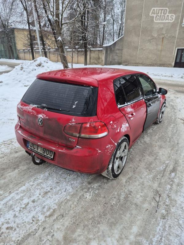 Sarkans Volkswagen Golf 2009 Kauņa, ar dzinēja tilpumu 2.00 L un nobraukumu 485 tūkst. km par 2250 €, foto 3 vietnē AUTOMOTO.COM.LV
