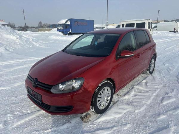 Red Volkswagen Golf 2009 in Siauliai, with an engine capacity of 1.40 L and mileage of 160 thousand km for 3950 €, photo 3 on AUTOMOTO.COM.LV