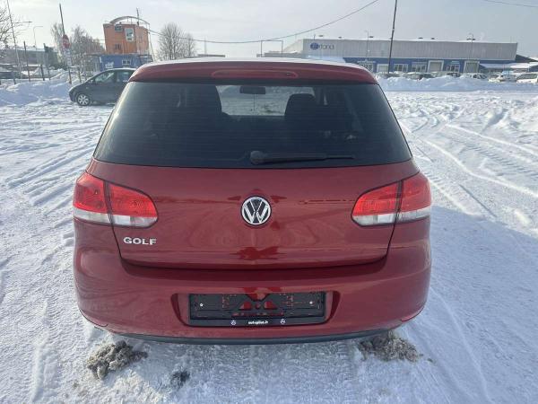 Red Volkswagen Golf 2009 in Siauliai, with an engine capacity of 1.40 L and mileage of 160 thousand km for 3950 €, photo 6 on AUTOMOTO.COM.LV