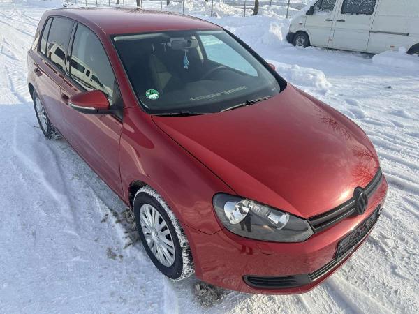 Red Volkswagen Golf 2009 in Siauliai, with an engine capacity of 1.40 L and mileage of 160 thousand km for 3950 €, photo 9 on AUTOMOTO.COM.LV