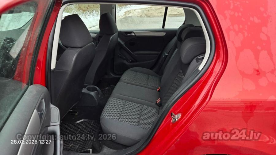 Red Volkswagen Golf 2009 in Tallinn, with an engine capacity of 1.40 L and mileage of 294 thousand km for 4800 €, photo 6 on AUTOMOTO.COM.LV