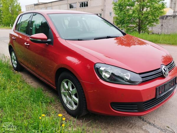 Red Volkswagen Golf 2009 in Vilnius, with an engine capacity of 1.40 L and mileage of 252 thousand km for 3700 €, photo 2 on AUTOMOTO.COM.LV