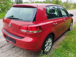 Red Volkswagen Golf 2009 in Vilnius, with an engine capacity of 1.40 L and mileage of 252 thousand km for 3700 €, photo 4 on AUTOMOTO.COM.LV