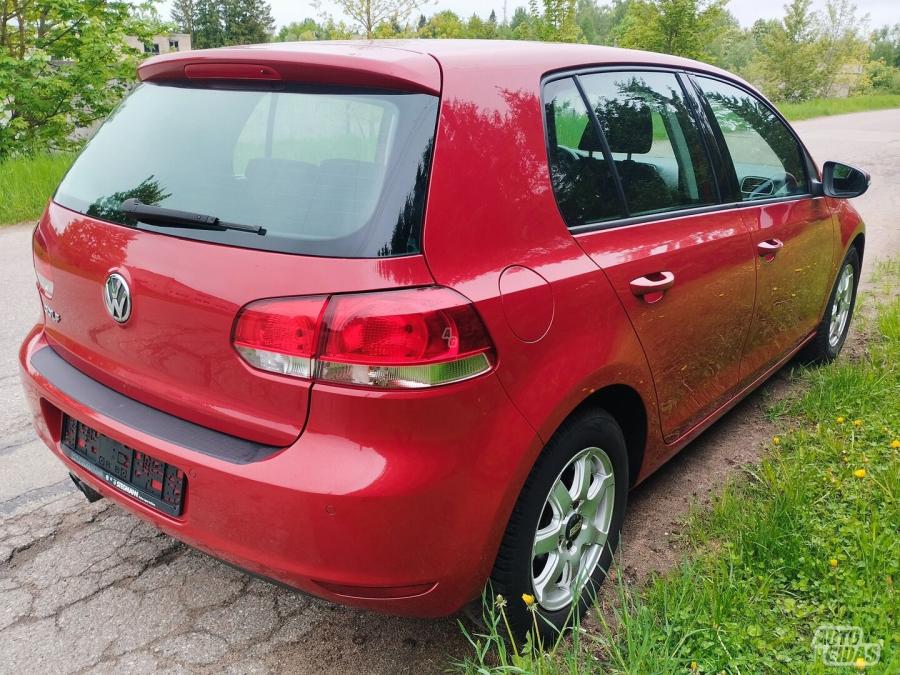 Red Volkswagen Golf 2009 in Vilnius, with an engine capacity of 1.40 L and mileage of 252 thousand km for 3700 €, photo 4 on AUTOMOTO.COM.LV