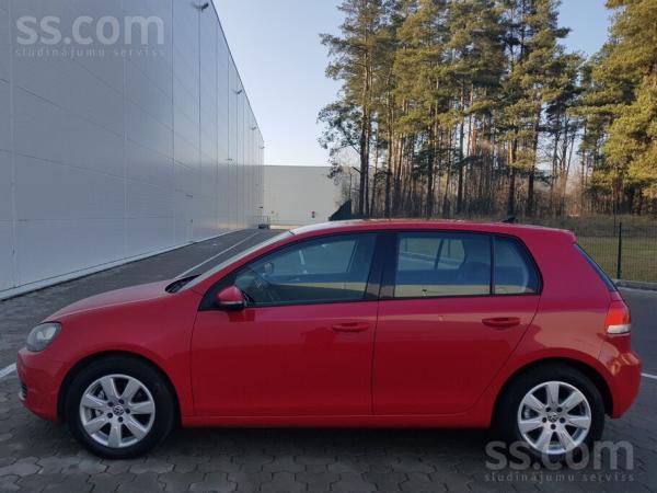 Red Volkswagen Golf 2009 in Riga, with an engine capacity of 1.40 L and mileage of 193 thousand km for 5390 €, photo 2 on AUTOMOTO.COM.LV