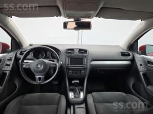 Red Volkswagen Golf 2009 in Riga, with an engine capacity of 2.00 L and mileage of 278 thousand km for 4750 €, photo 8 on AUTOMOTO.COM.LV