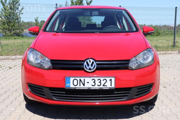Red Volkswagen Golf 2009 in Riga, with an engine capacity of 1.40 L and mileage of 248 thousand km for 3550 €, photo 3 on AUTOMOTO.COM.LV