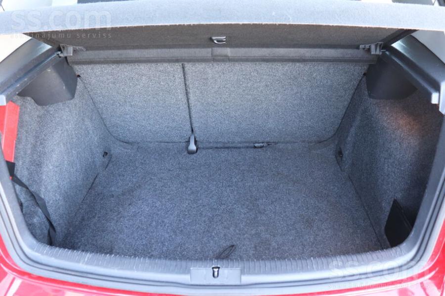 Sarkans Volkswagen Golf 2009 Rīga, ar dzinēja tilpumu 1.40 L un nobraukumu 248 tūkst. km par 3550 €, foto 18 vietnē AUTOMOTO.COM.LV