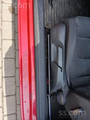 Sarkans Volkswagen Golf 2009 Alūksne, ar dzinēja tilpumu 2.00 L un nobraukumu 253 tūkst. km par 2950 €, foto 5 vietnē AUTOMOTO.COM.LV