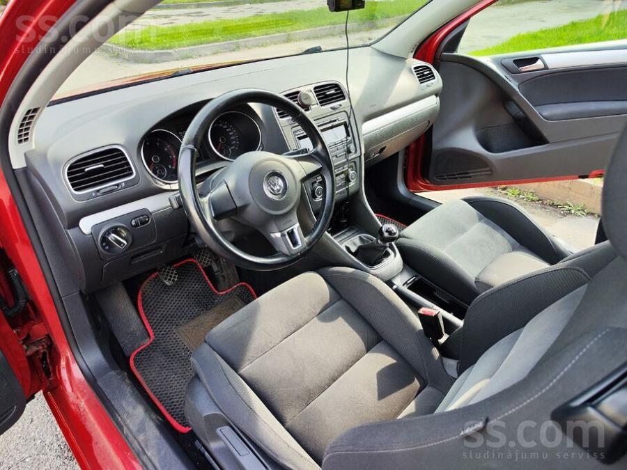 Sarkans Volkswagen Golf 2010 Rīga, ar dzinēja tilpumu 1.40 L un nobraukumu 147 tūkst. km par 2800 €, foto 6 vietnē AUTOMOTO.COM.LV
