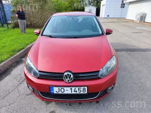 Sarkans Volkswagen Golf 2010 Rīga, ar dzinēja tilpumu 1.40 L un nobraukumu 147 tūkst. km par 2800 €, foto 13 vietnē AUTOMOTO.COM.LV