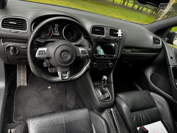 Red Volkswagen Golf 2010 in Panevezys, with an engine capacity of 2.00 L and mileage of 325 thousand km for 3950 €, photo 10 on AUTOMOTO.COM.LV