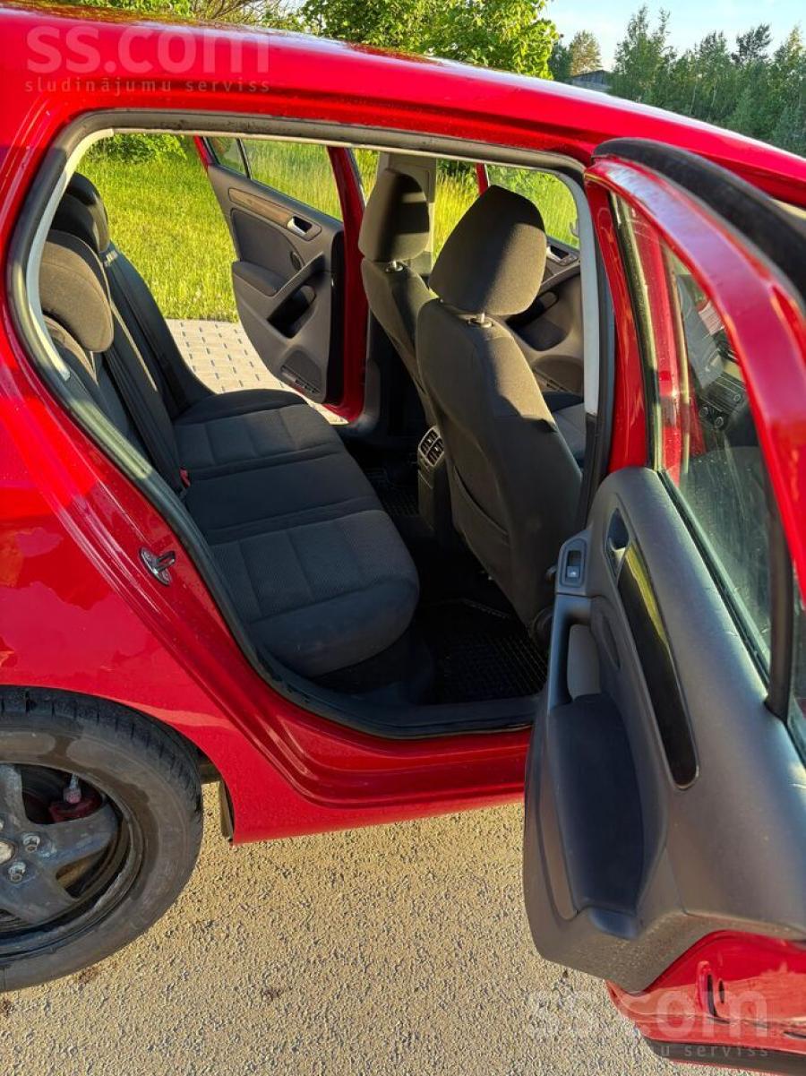 Sarkans Volkswagen Golf 2010 Madona, ar dzinēja tilpumu 1.60 L un nobraukumu 233 tūkst. km par 2900 €, foto 7 vietnē AUTOMOTO.COM.LV