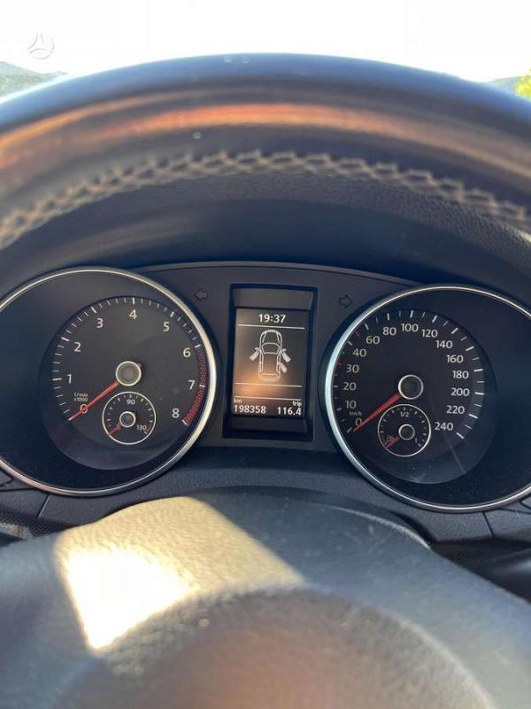 Sarkans Volkswagen Golf 2010 Kauņa, ar dzinēja tilpumu 1.39 L un nobraukumu 198 tūkst. km par 2500 €, foto 6 vietnē AUTOMOTO.COM.LV