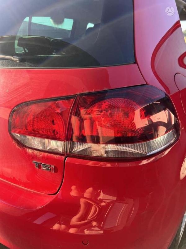 Sarkans Volkswagen Golf 2010 Kauņa, ar dzinēja tilpumu 1.39 L un nobraukumu 198 tūkst. km par 2500 €, foto 9 vietnē AUTOMOTO.COM.LV