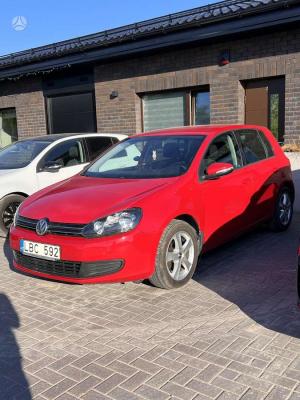 Red Volkswagen Golf 2010 in Kaunas, with an engine capacity of 1.39 L and mileage of 198 thousand km for 2500 €, photo  on AUTOMOTO.COM.LV