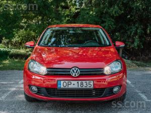 Red Volkswagen Golf 2010 in Riga, with an engine capacity of 1.60 L and mileage of 208 thousand km for 4200 €, photo 8 on AUTOMOTO.COM.LV
