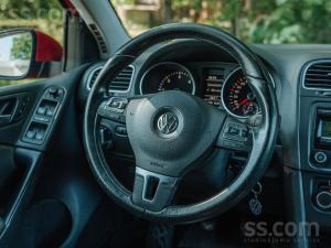 Red Volkswagen Golf 2010 in Riga, with an engine capacity of 1.60 L and mileage of 208 thousand km for 4200 €, photo 18 on AUTOMOTO.COM.LV
