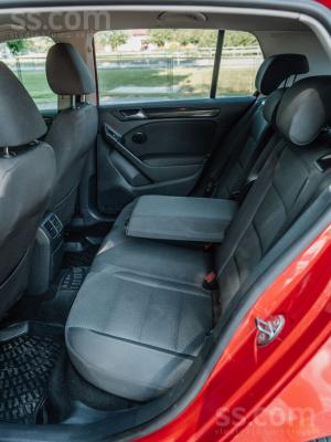 Red Volkswagen Golf 2010 in Riga, with an engine capacity of 1.60 L and mileage of 208 thousand km for 4200 €, photo 20 on AUTOMOTO.COM.LV