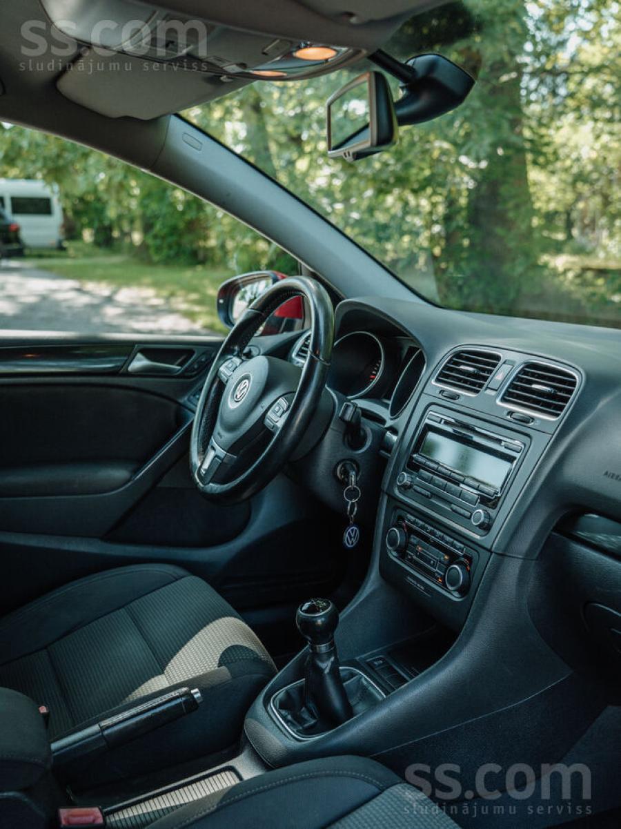 Red Volkswagen Golf 2010 in Riga, with an engine capacity of 1.60 L and mileage of 208 thousand km for 4200 €, photo 22 on AUTOMOTO.COM.LV