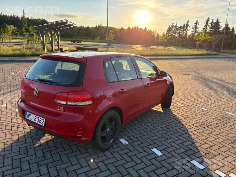Sarkans Volkswagen Golf 2010 Madona, ar dzinēja tilpumu 1.60 L un nobraukumu 233 tūkst. km par 2250 €, foto 6 vietnē AUTOMOTO.COM.LV