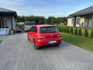 Red Volkswagen Golf 2010 in Riga, with an engine capacity of 1.60 L and mileage of 244 thousand km for 2150 €, photo 4 on AUTOMOTO.COM.LV