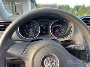 Red Volkswagen Golf 2010 in Riga, with an engine capacity of 1.60 L and mileage of 244 thousand km for 2150 €, photo 9 on AUTOMOTO.COM.LV