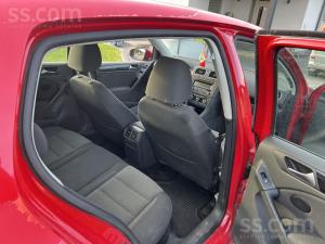 Red Volkswagen Golf 2010 in Riga, with an engine capacity of 1.60 L and mileage of 244 thousand km for 2150 €, photo 11 on AUTOMOTO.COM.LV