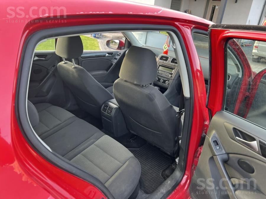 Red Volkswagen Golf 2010 in Riga, with an engine capacity of 1.60 L and mileage of 244 thousand km for 2150 €, photo 11 on AUTOMOTO.COM.LV