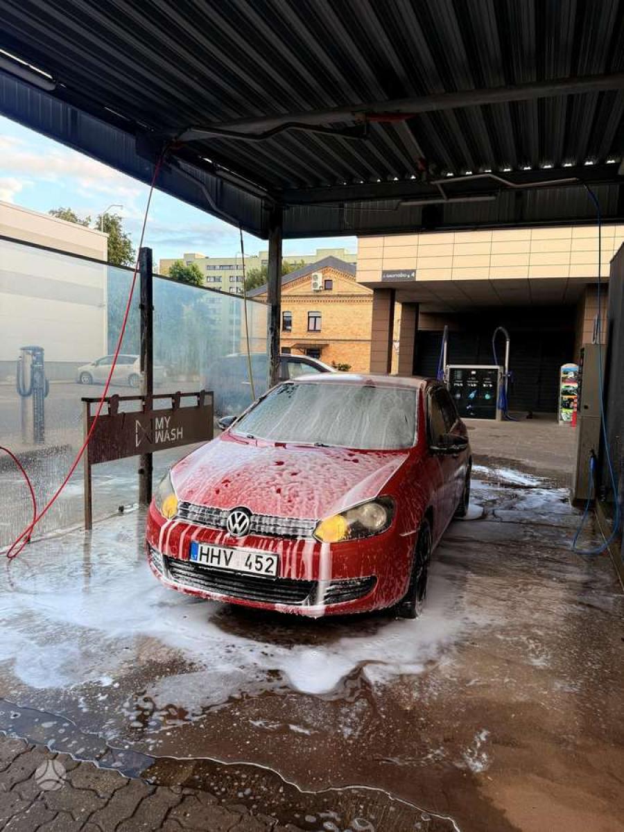 Sarkans Volkswagen Golf 2010 Viļņa, ar dzinēja tilpumu 1.20 L un nobraukumu 311 tūkst. km par 1799 €, foto 6 vietnē AUTOMOTO.COM.LV