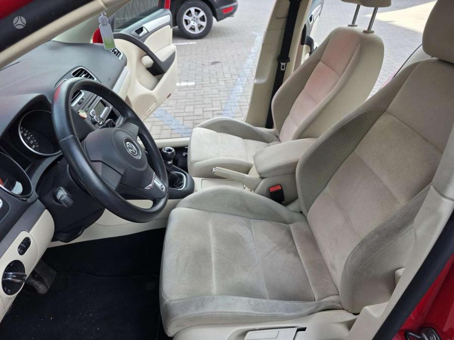 Red Volkswagen Golf 2010 in Vilnius, with an engine capacity of 1.97 L and mileage of 90 thousand km for 5000 €, photo 13 on AUTOMOTO.COM.LV