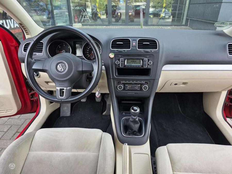 Red Volkswagen Golf 2010 in Vilnius, with an engine capacity of 1.97 L and mileage of 90 thousand km for 5000 €, photo 16 on AUTOMOTO.COM.LV