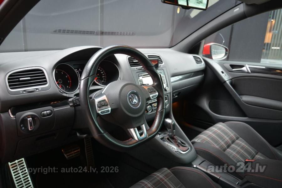 Sarkans Volkswagen Golf 2011 Tallina, ar dzinēja tilpumu 2.00 L un nobraukumu 164 tūkst. km par 13000 €, foto 9 vietnē AUTOMOTO.COM.LV