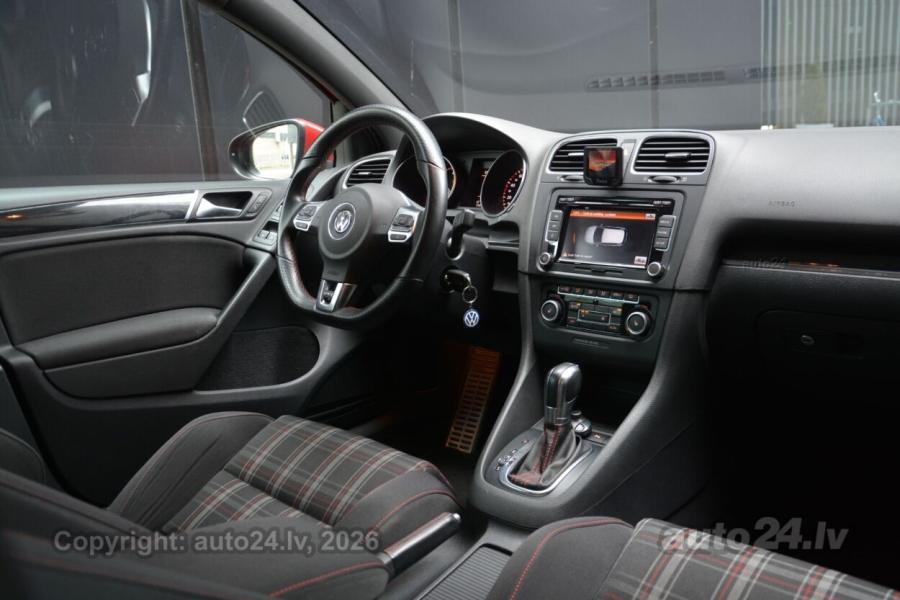 Sarkans Volkswagen Golf 2011 Tallina, ar dzinēja tilpumu 2.00 L un nobraukumu 164 tūkst. km par 13000 €, foto 11 vietnē AUTOMOTO.COM.LV