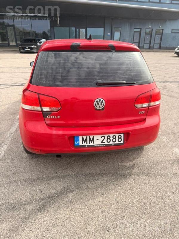 Sarkans Volkswagen Golf 2011 Rīga, ar dzinēja tilpumu 1.60 L un nobraukumu 334 tūkst. km par 2100 €, foto 5 vietnē AUTOMOTO.COM.LV