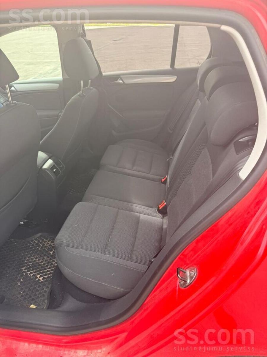 Sarkans Volkswagen Golf 2011 Rīga, ar dzinēja tilpumu 1.60 L un nobraukumu 334 tūkst. km par 2100 €, foto 6 vietnē AUTOMOTO.COM.LV