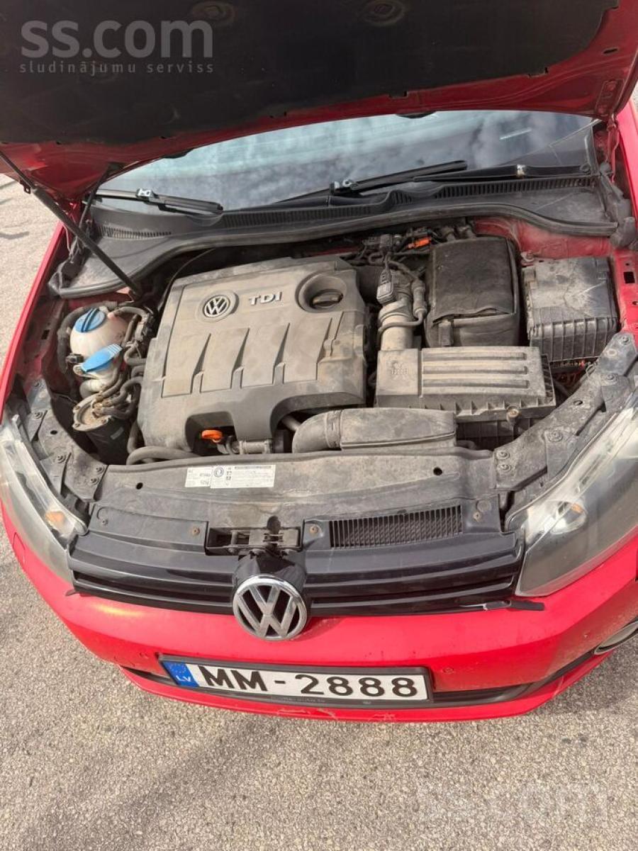 Sarkans Volkswagen Golf 2011 Rīga, ar dzinēja tilpumu 1.60 L un nobraukumu 334 tūkst. km par 2100 €, foto 9 vietnē AUTOMOTO.COM.LV